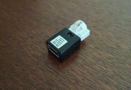 USB Octavia a7 5q0035726b
