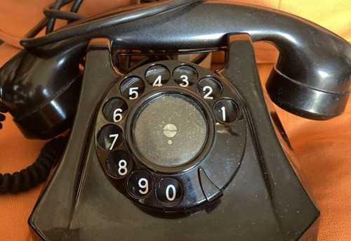 Старинный телефон дисковый