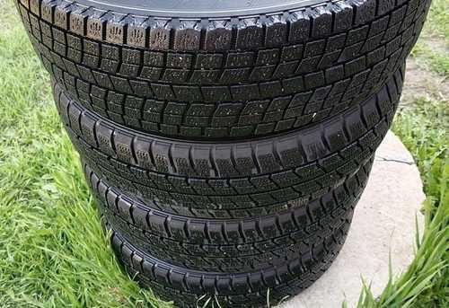 Шины Bridgestone 165/70 R14 на штампованных дисках