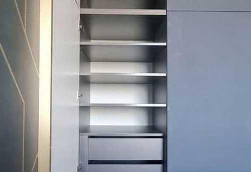 Стильный шкаф в гардеробную