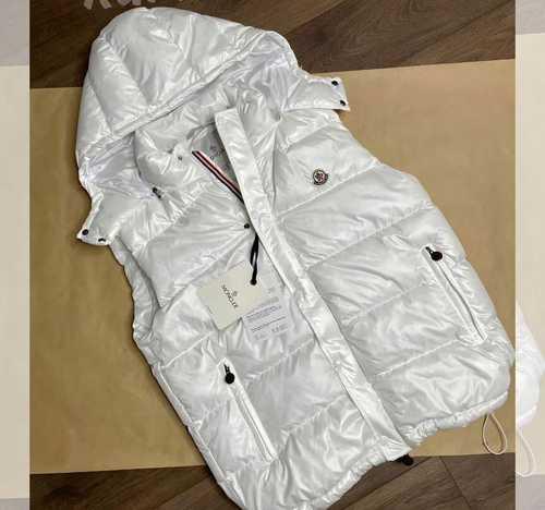 Жилетка Moncler white с капюшоном