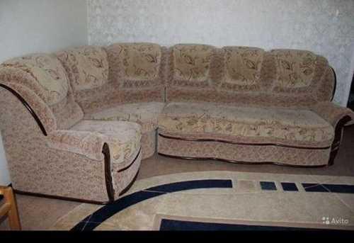 Угловой диван+2 удобных кресла