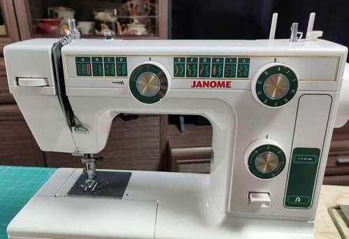 Швейная машинка janome le22