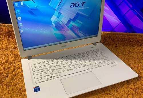 Белый ноутбук Acer на i5