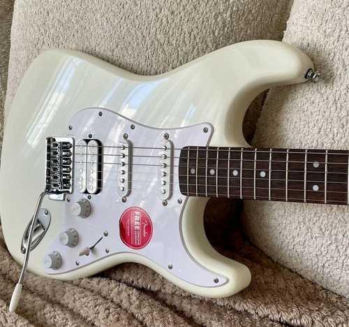 Squier Bullet Stratocaster HSS Arctic White (like