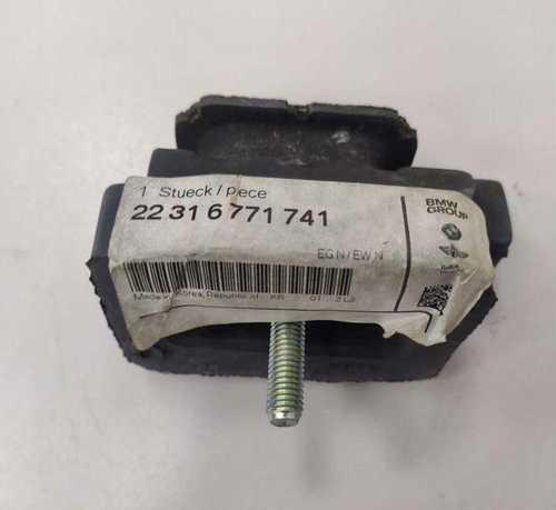 Опора Подушка кпп BMW 5-S E60 E61 6-s E63 E64