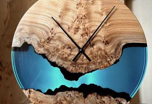 Часы из массива дерева и смолы, часы из слэба
