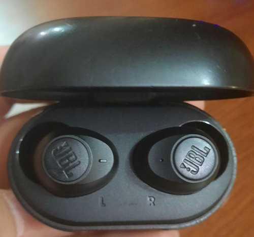 Беспроводные наушники jbl