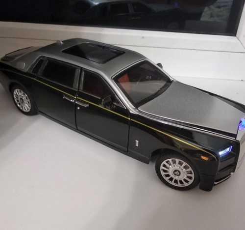 Масштабная модель автомобиля Rolls-Royce Phantom