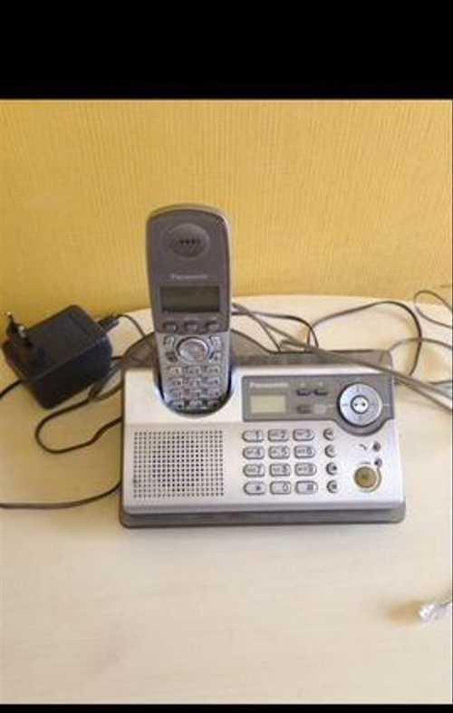 Радиотелефон с базой Panasonic KX-TCA122RU