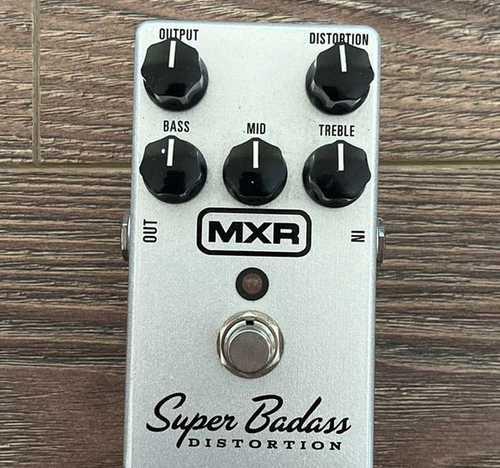 Гитарная педаль distortion MXR super badass