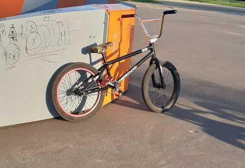 Трюковой велосипед BMX