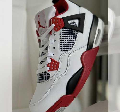 Кроссовки Nike Air Jordan 4 Fire Red