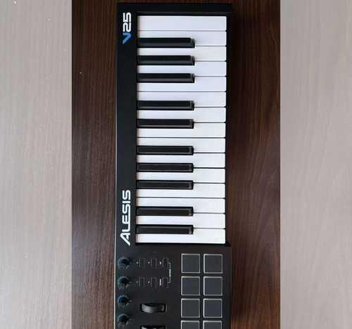 Alesis v 25