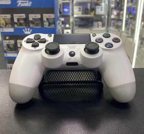 Геймпад Dualshock 4 белый