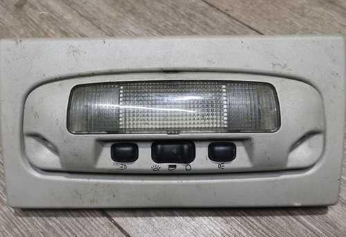 Плафон освещения на Ford Focus 2