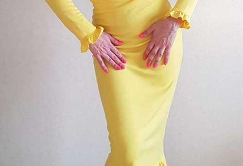 Желтое платье миди