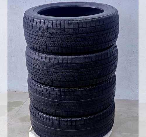 Bridgestone Blizzak Ice 235/45 R18