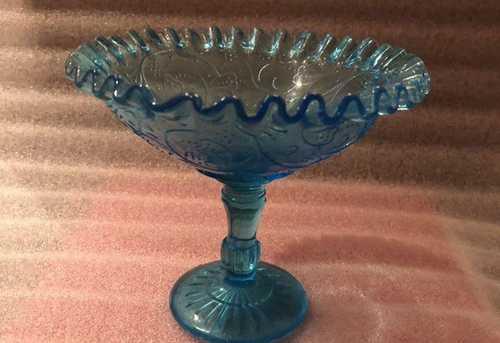 Старинная вазочка на ножке купаросное стекло