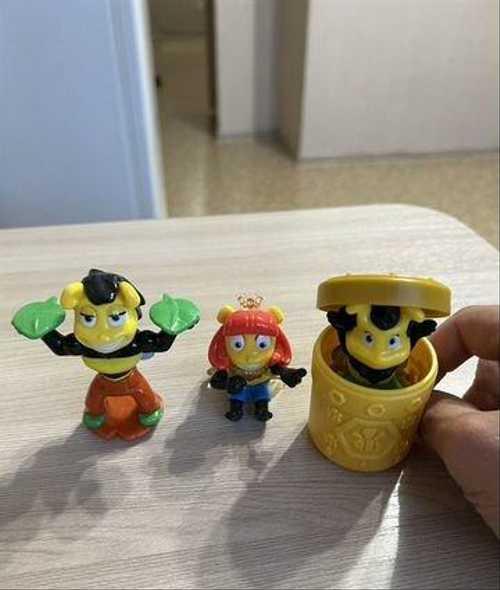 Kinder maxi игрушка пчелка