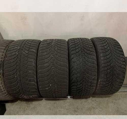 Kumho WinterCraft WP71 245/40 R19 и 275/35 R19 100V