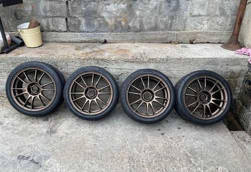 Разноширокие OZ Ultraleggera R18, Bridgestone