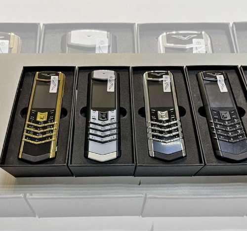 Vertu Signature Yellow Gold