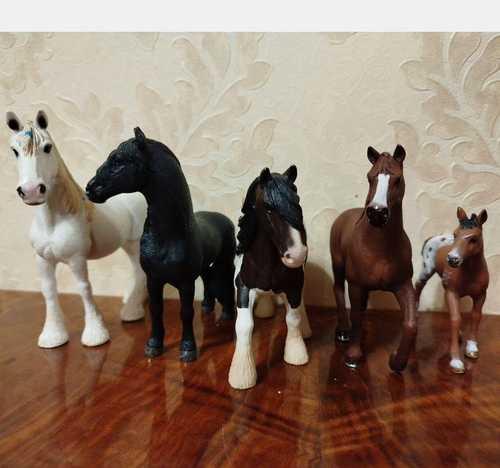 Фигурки лошадей schleich