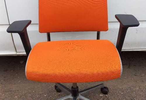 Элегантное кресло брэндовой фирмы Profjm