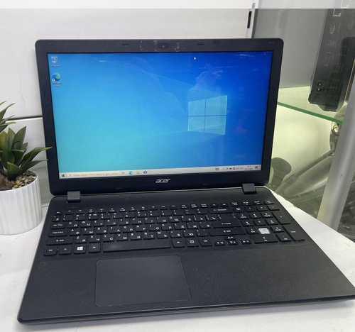 15.6" Acer Aspire ES1-512 Celeron RAM 4 гб 300 гб