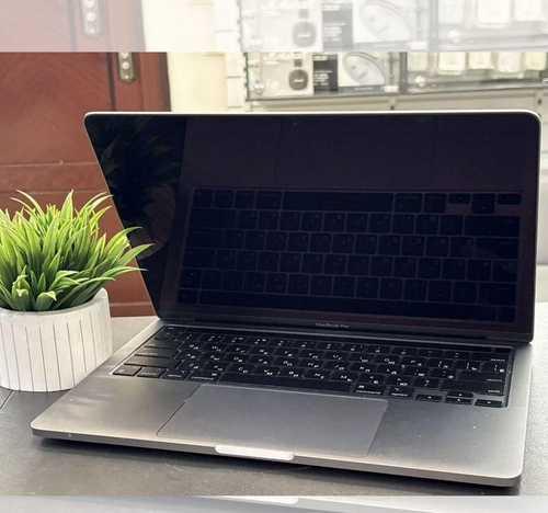 MacBook Pro 13 2022 M2 /8GB/ 256GB (на запчасти )