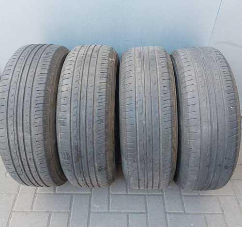 Yokohama BluEarth AE50 215/65 R17 99V