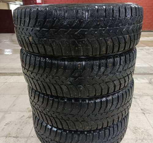 Bridgestone Ice Cruiser 5000 235/65 R17