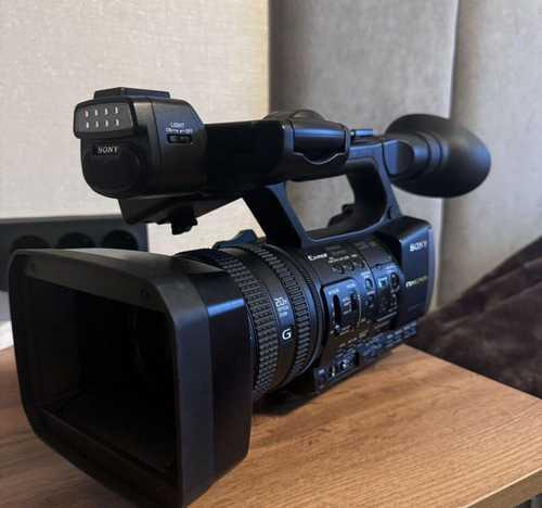 Видеокамера sony HXR-NX3