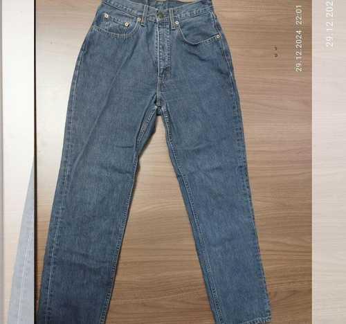 Джинсы levis женские винтаж W 30 L 30