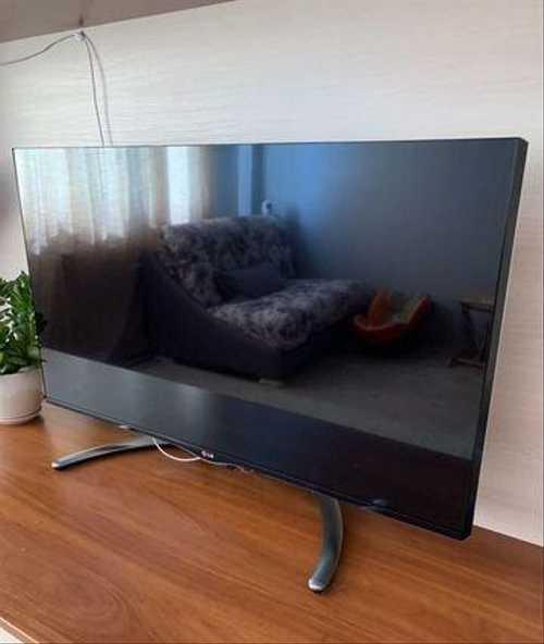 Телевизор LG SmartTV с функцией 3D модель 42LA790V