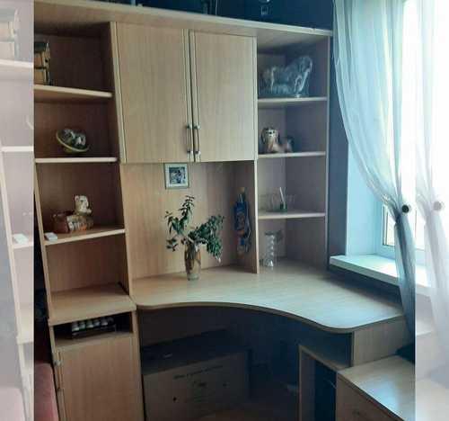 Стенка с шифоньером для школьника