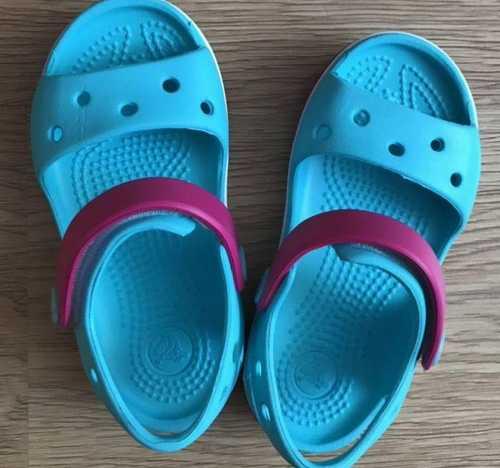 Сандалии crocs для девочки