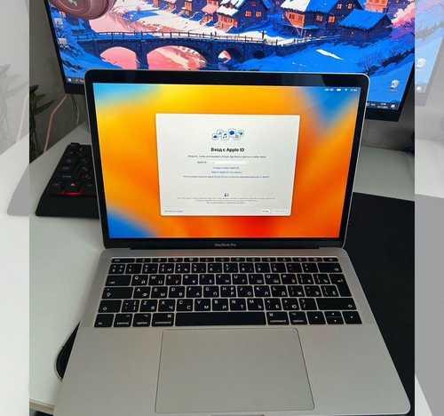MacBook Air 13 (2017), 256 ГБ, Core i5, 1.8 ГГц, RAM 8 ГБ, Intel HD Graphics 6000
