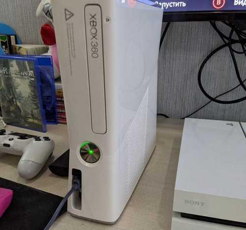 Xbox 360s, 320gb, белый, freeboot