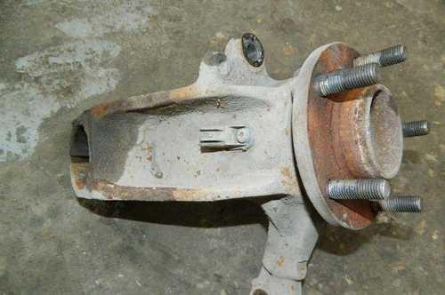 Кулак поворотный правый Форд Фокус 2 Ford Focus 2