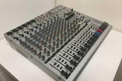 Микшерный пульт Behringer UB1832FX - PRO