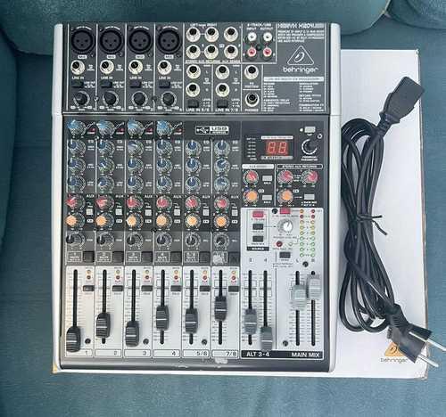 Микшерный пульт behringer xenyx x1204usb