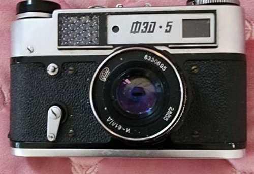 Советский плёночный фотоаппарат фзд5