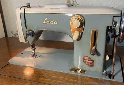 Швейная машина LADA