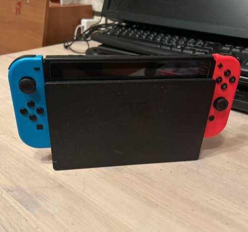 Nintendo switch с играми (не прошитая)   геймпад