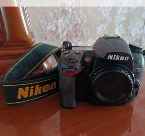 Фотоаппарат Nikon D7000 body