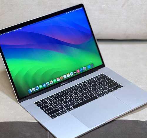 Apple MacBook Pro 15 2018 16/256GB (51 цикл) RU