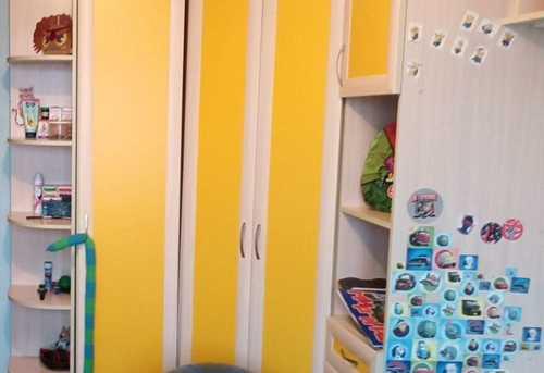Детская стенка с кроватью, шкафом и ящиками