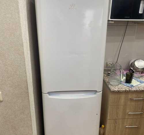 Холодильник indesit no frost